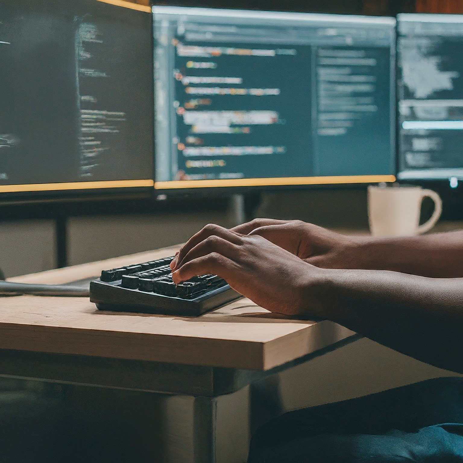 Do Web Developers Work From Home? The Flexibility Advantage - Manisofts ...